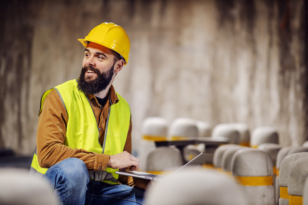 How to Become a Construction Labourer | CSCS Green Card - Essential ...